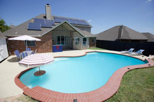 Spacious 4br With Pool And Grill - Near Lakes And Harbor - Rockwall, TX