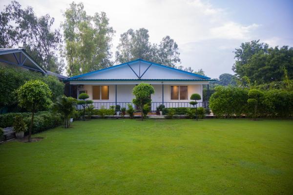 Krishna Manor 3-bhk Farmhouse With Private Pool & Lush Garden Near Noida Expressway - Faridabad
