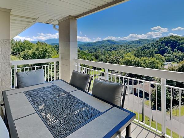 Beyond Blessed Whispering Pines 551 - Pigeon Forge, TN
