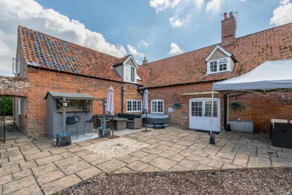Middle Farmhouse - Norfolk