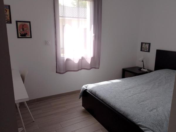 Chambre Avec Salle De Bain Et Wc Privés - Chauvigny