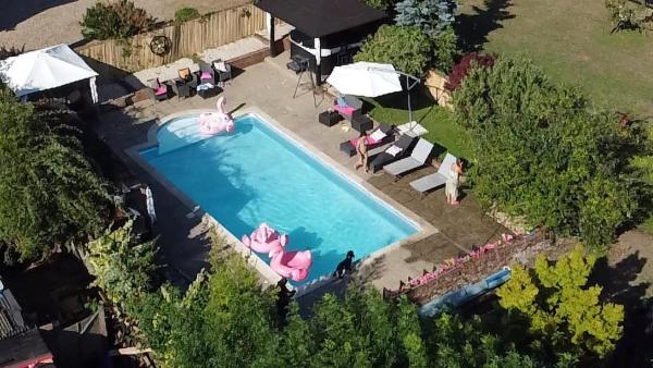 Farmhouse Retreat With Hot Tub, Pool, Horses, Games Room, Free Car Park, Only 45 Min From Oxford Circus - Brentwood