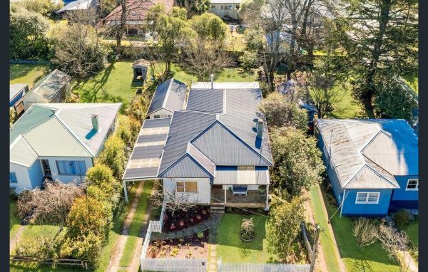 Spacious 3br Katoomba Cottage King Bed, Fireplace, Child & Pet Friendly & Large Fully Fenced Backyard - Leura