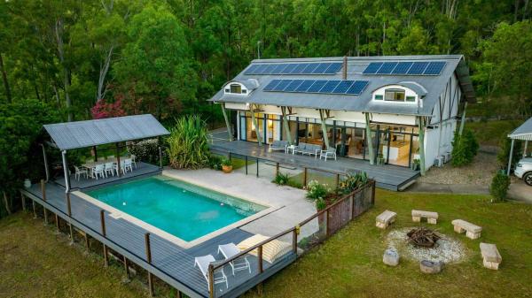 The Farm On Razorback Ridge - Montville
