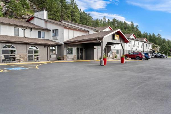 Super 8 By Wyndham Custer/crazy Horse Area - Custer, SD