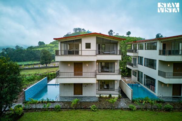 Stayvista At Mount Brook With Mountain Views, Ac, Lawn - Igatpuri