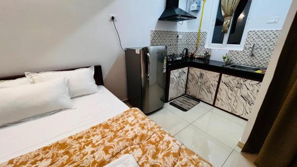 Aesthetic Studio Near Chettinadu Hospital - Chennai