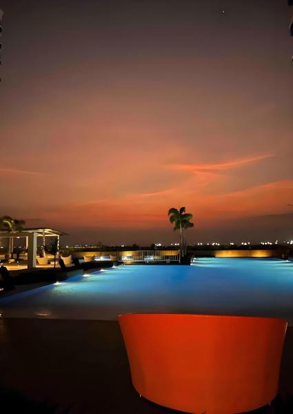 Pretty 1br With Balcony Facing Infinity Pool Manila Bay Sunset Near Airports Okada Solaire With Free Parking - Aéroport Ninoy Aquino (MNL)