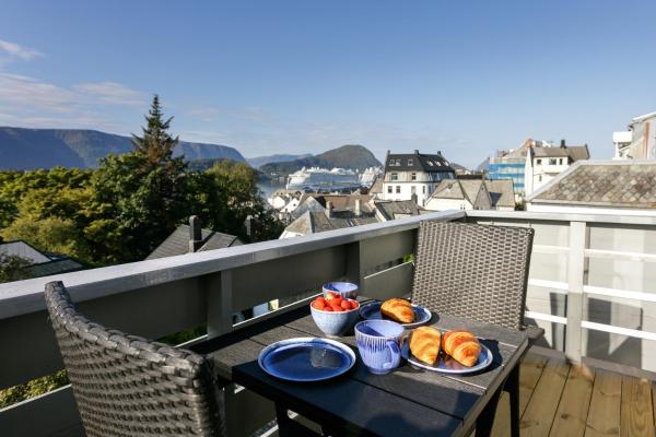 Fjord Vista - Top Floor Apartment In ÅLesund - Alesund