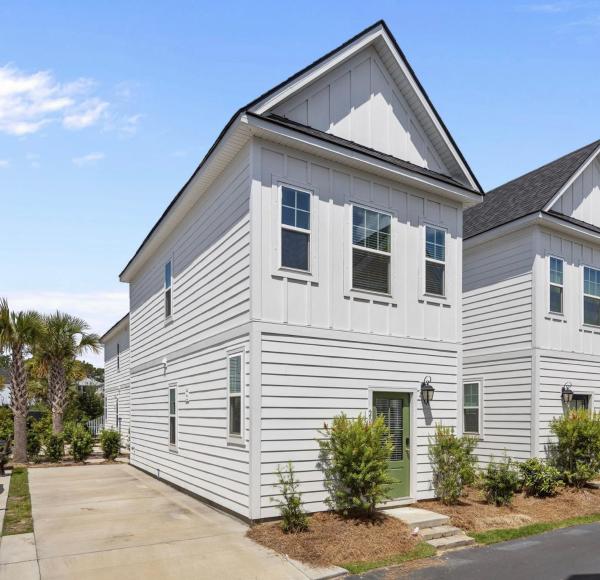 Coastal Charm Cottage - Charleston, SC