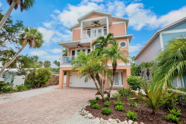 Coral Retreat - Anna Maria, FL