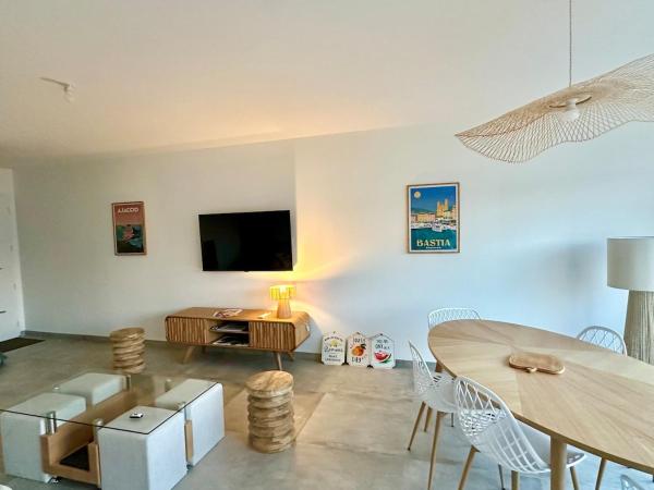 Porticcio, 2 To 6 People, 3 Bedrooms, Terrace, Beach, Restaurant - Ajaccio