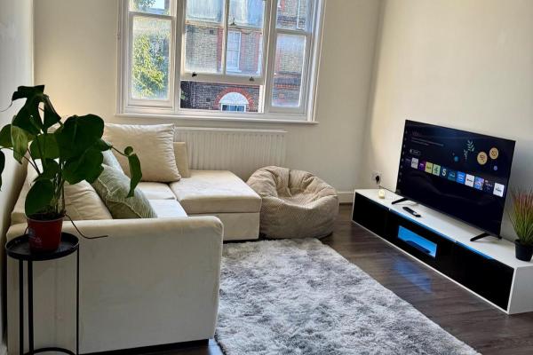 Central 2bed Apartment-sleeps 4 Pets Ok & Balcony - Edgware