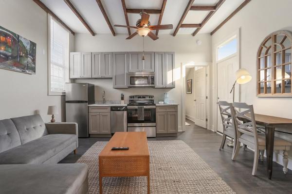 Cute 1bed 1bath 4blocks From French Q, Near Bourbon St And Steps To Jazz Venues - Tulane University,New Orleans