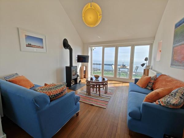 Craster Waves - Craster