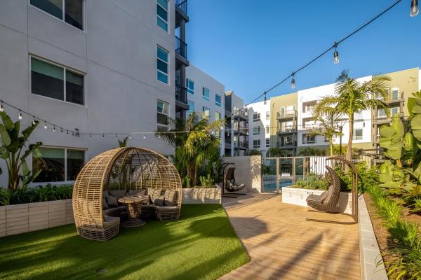 Luxury Haven Steps From Santa Ana Zoo & Cultural Gems - Irvine