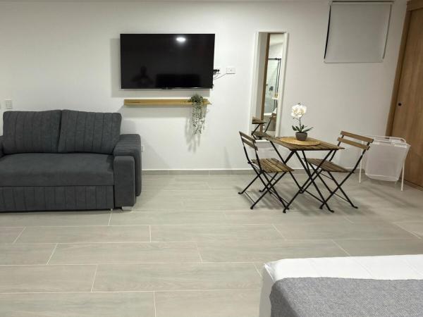 Nuevo Apartamento En Plaza Principal De Guatape - Guatapé