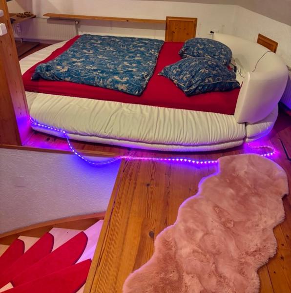 Penthouse Hostel Mit Wasserbett, Jacuzzi Und Grill - Germany