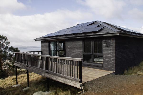 Mount Rumney Escapes Seaview House 2 - Eagle House - Hobart