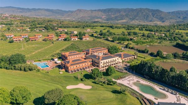 Picciolo Etna Golf Resort & Spa, Curio Collection By Hilton - Linguaglossa