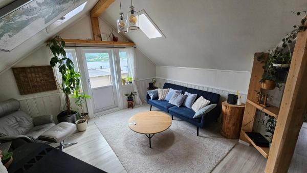 Unique Loft Apartment, Balcony, Free Parking - Alesund