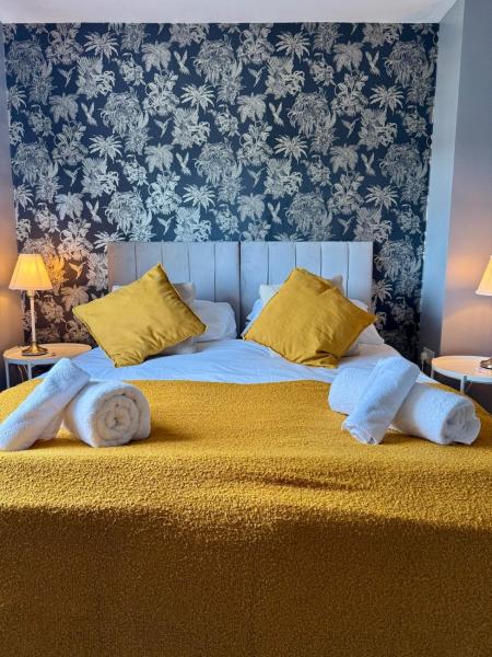 Home In Between Bath And Bristol - Sleeps 9 Guests - Bristol