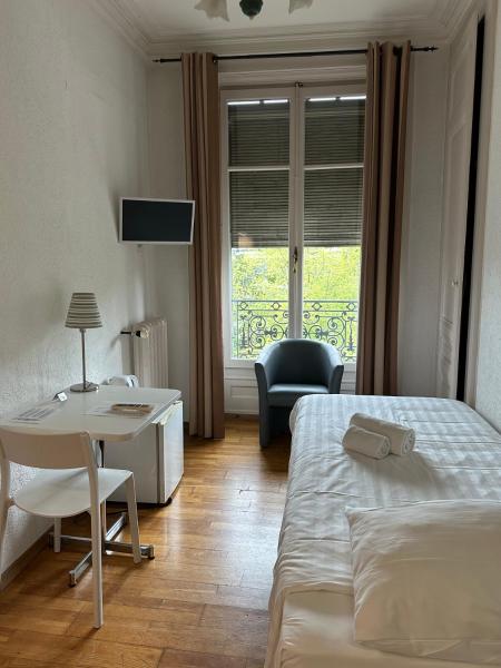 Hotel Des Tourelles - Saint-Genis-Pouilly