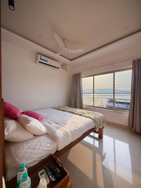 Nandi Mane River-front Beach Stay - Kumta