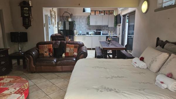 Rose Vintage Cottage - Pretoria, South Africa