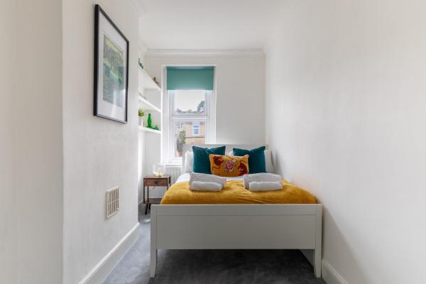 Refurbished Modern 2bd Flat Lower Oldfield Park - Bradford-on-Avon