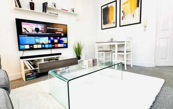 Cozy Apartments By Singh - Swindon
