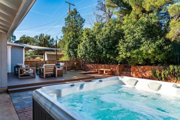 Red Rock Retreat With Amazing Patio And Hot Tub For Family - Sedona, AZ