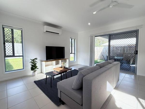 Sparkling New Home - Suburban Charm Awaits! - Brisbane