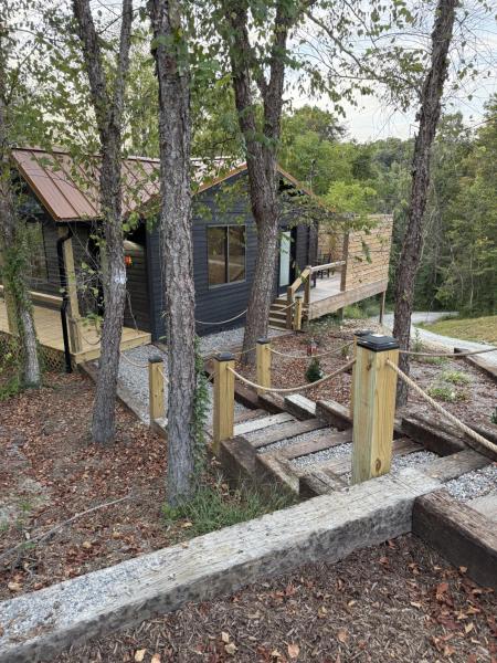 The Brady Retreat Hot Tub And Pool - Lake Hope State Park, OH