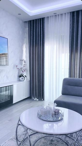 Bright Seaside Apartment, 100m From The Beach With Sea Views - Vlorë
