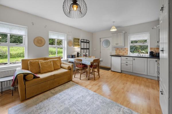 Mountshannon Cottage - County Clare