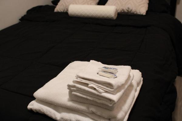 Comfy 1bed With Full Patio! Free Parking Fast Wifi - Detroit