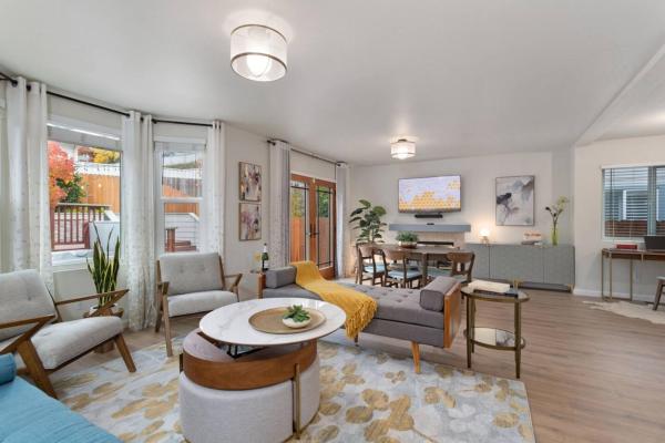 Mid-century Riverview Haven W Waterfall Hot Tub! - Vallejo, CA