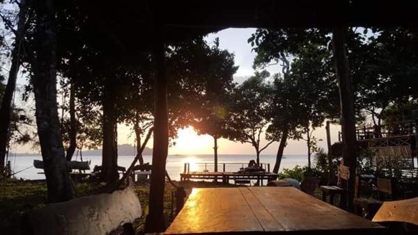 Moonshine Phayam Beach Resort & Restaurant - Ranong