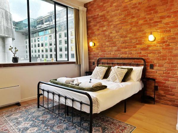 Skytower Views, Wi-fi, Washer & Dryer!! - Auckland