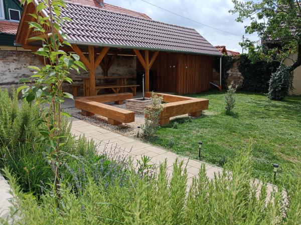 Gesztenye Apartmanház - Pécs