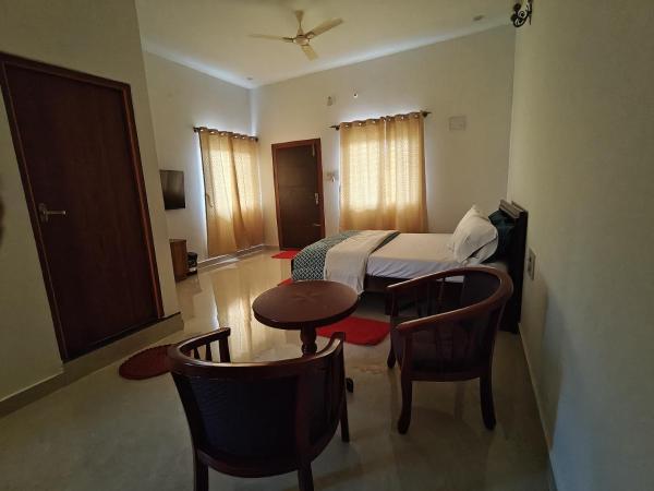 Lazy Daisy Medows R1 - Karnataka