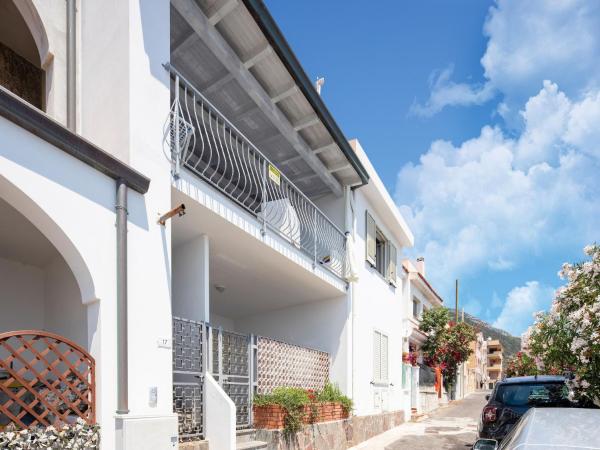 Apartment In Cala Gonone By Dolce Acqua Cliff - Cala Gonone