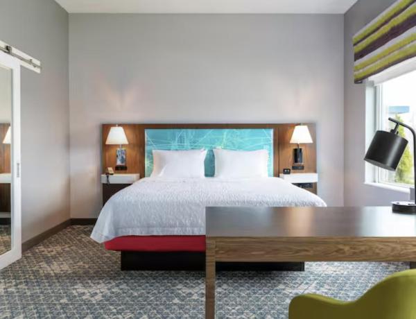Hampton Inn & Suites By Hilton North Haven - New Haven, CT