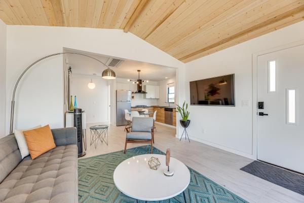 Walkable Downtown Chandler Oasis With Private Patio - Chandler, AZ