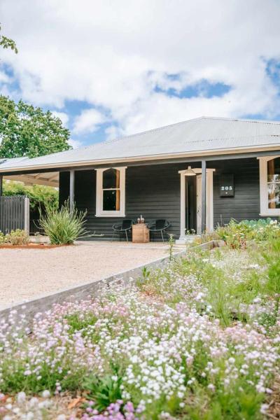 The Sunday School - Timeless Cottage Wine Region - Flinders