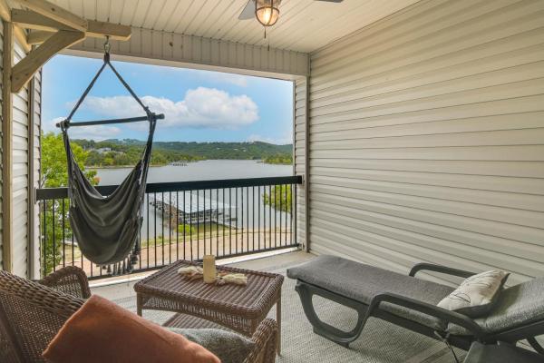 Table Rock Lake Retreat Steps To Water And Pools! - Kimberling City, MO