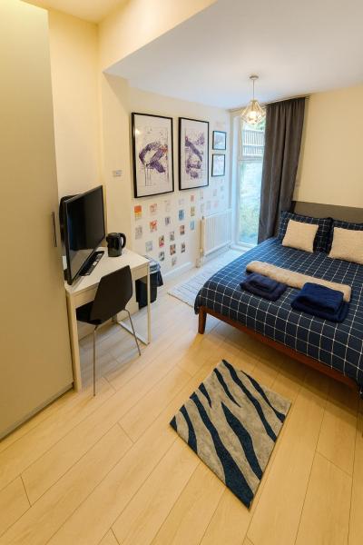 Easy Access To Central London-private Ensuite & Terrace - London