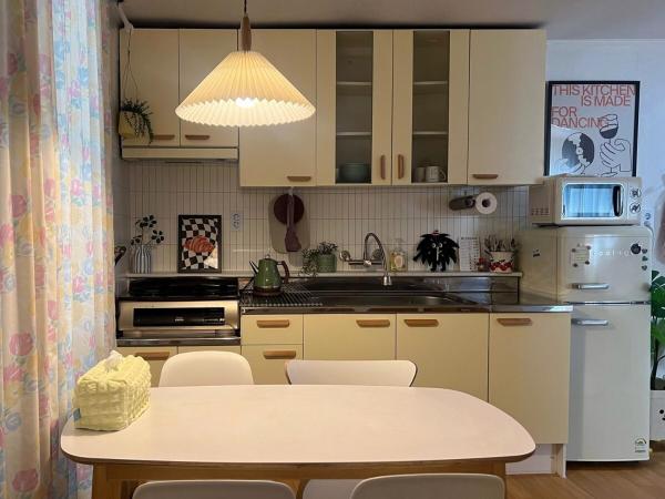 Hongdae Hapjeong Stay 5min To Mangwon Station, Hotel Comfort - Seoul