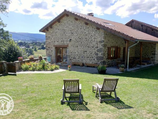 Maison En Pierre Avec Sauna Et Jardin à Chalmazel - Fr-1-496-39 - Chalmazel